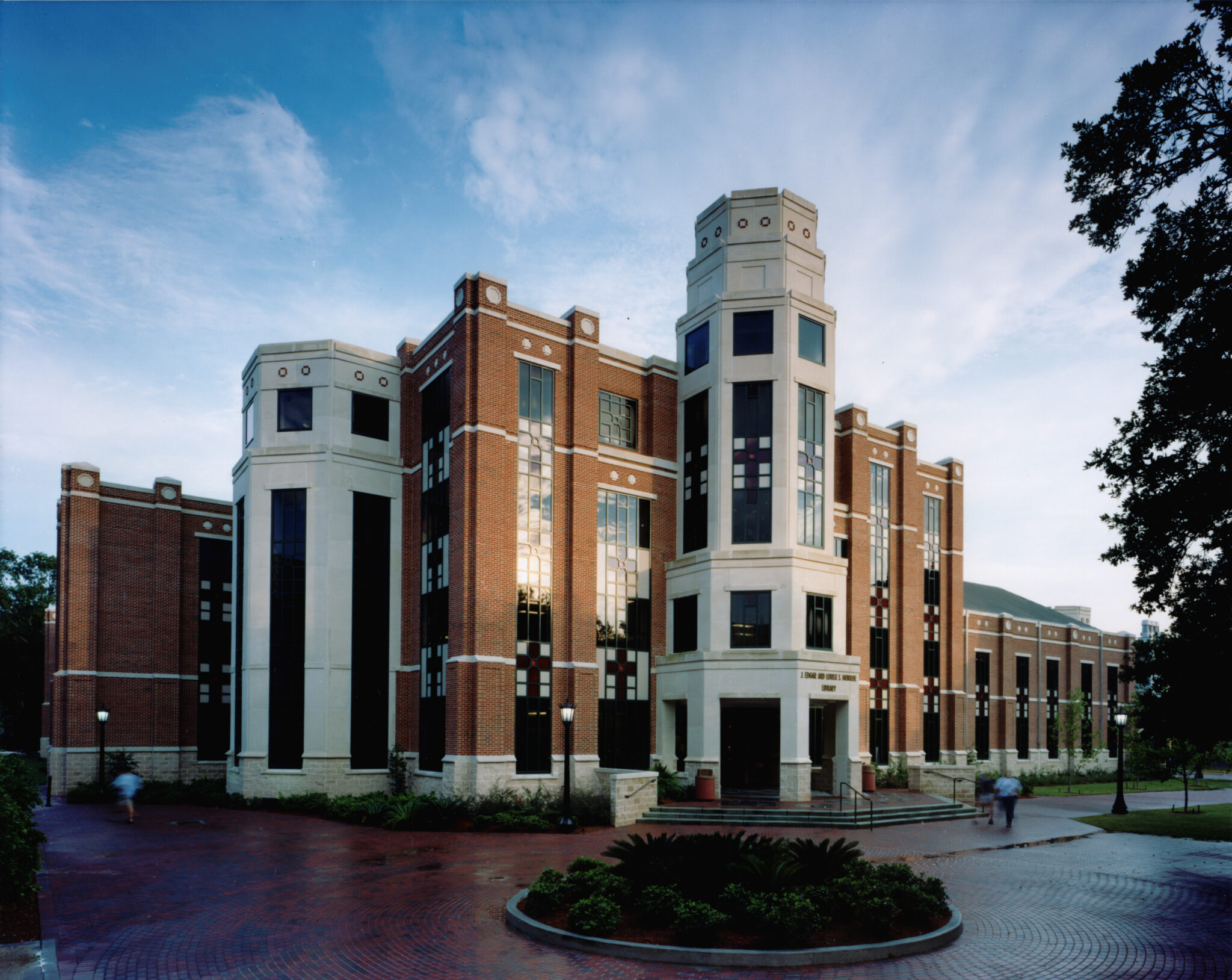 J. EDGAR AND LOUISE S. MONROE LIBRARY - LOYOLA UNIVERSITY